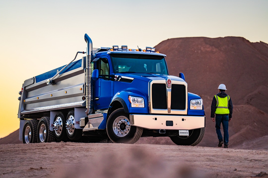 Kenworth T880S Performance Hood: Specs, Benefits & Heavy Haul ...